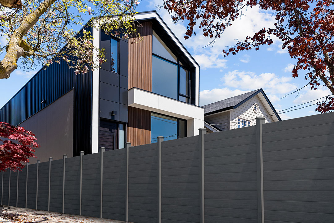 High-Quality Fencing Solutions: WPC Composite Fencing | Oakio