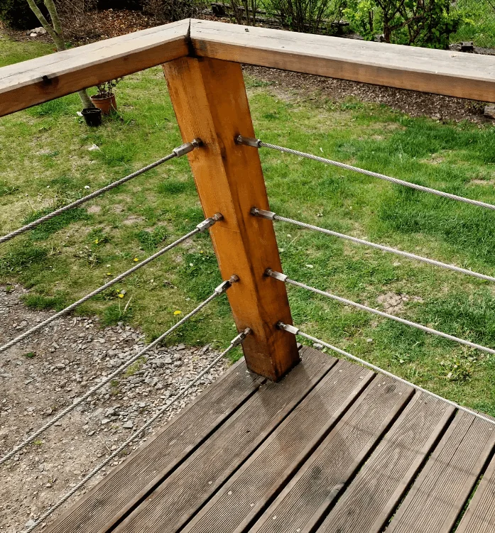 10 Stunning Deck Railing Designs to Elevate Your Space